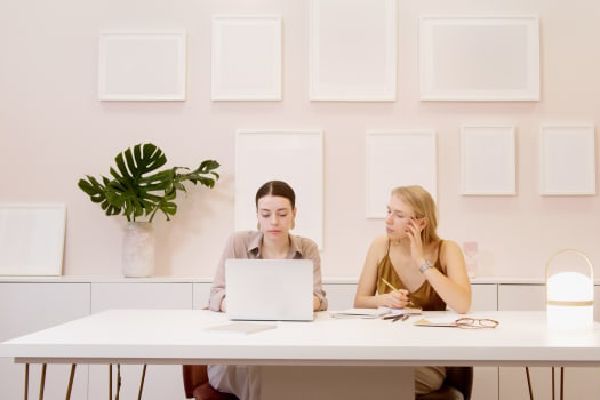 What Is a Coworking Session, and How Does It Help You Focus? | Pipewing